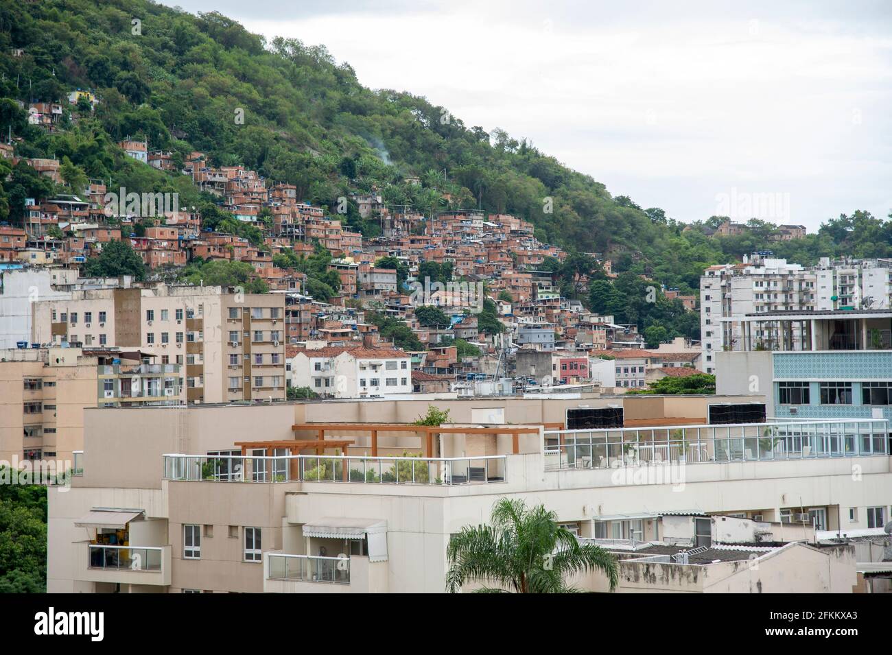 Housing contrasts brazil hi-res stock photography and images - Alamy