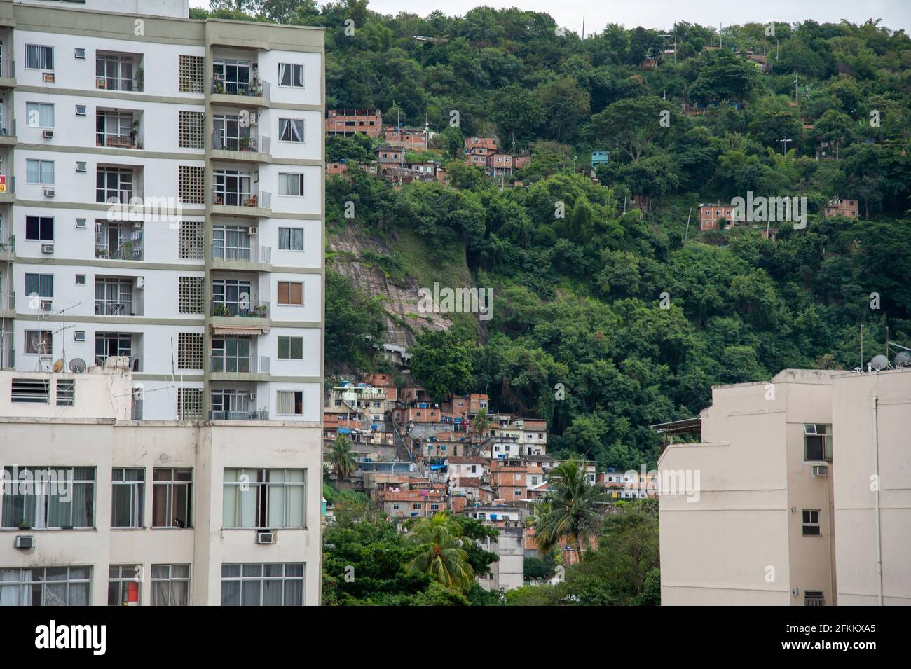 Housing contrasts brazil hi-res stock photography and images - Alamy