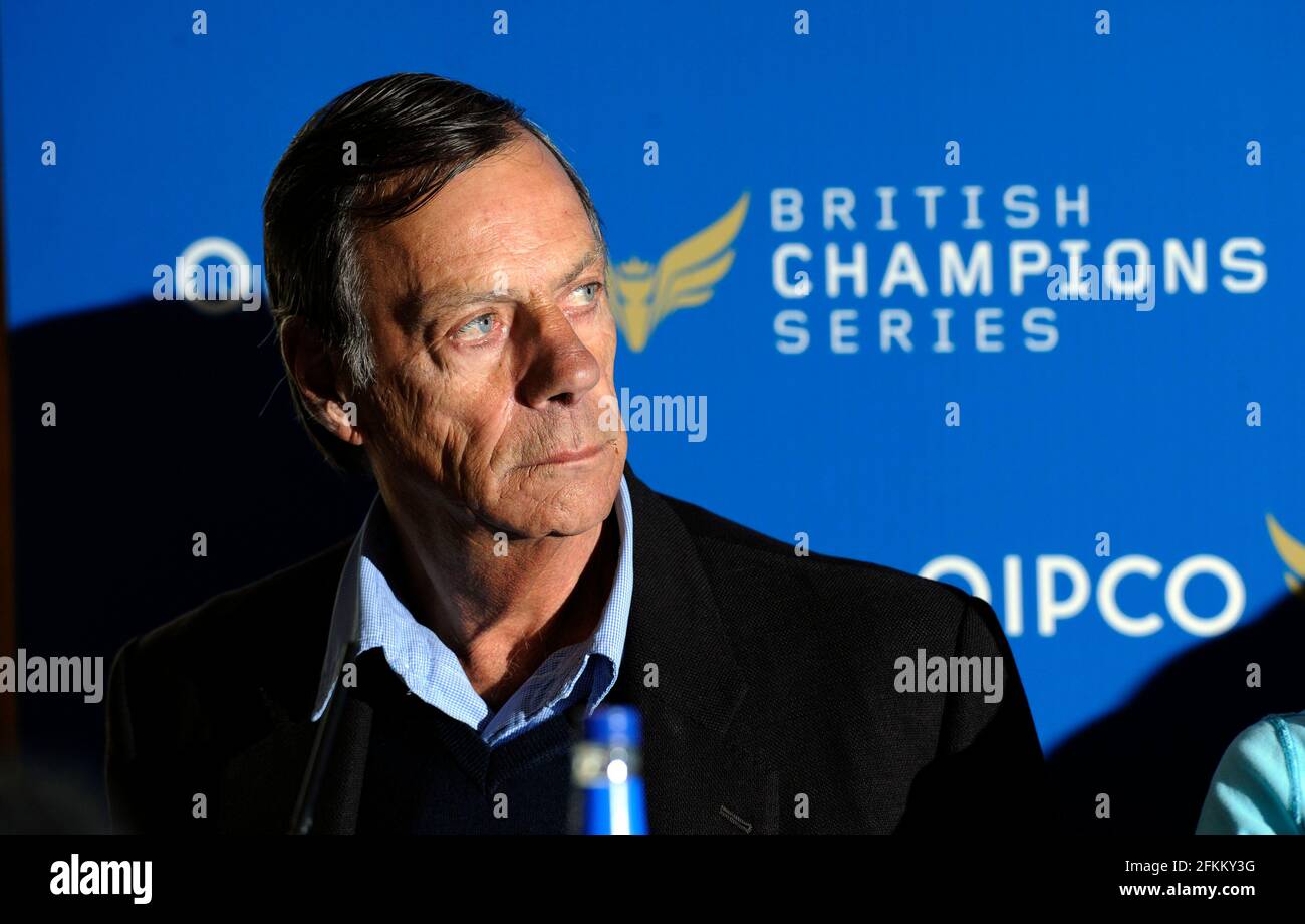 Racehorse trainer henry cecil hi-res stock photography and images - Alamy