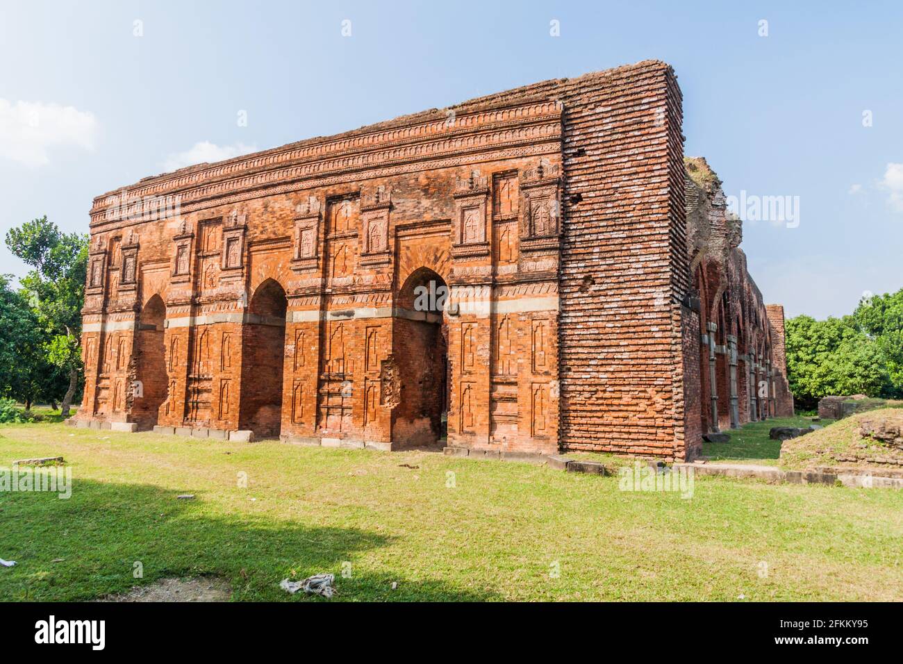 Ruins of ancient Darasbari Darashbari mosque in Sona Masjid area ...