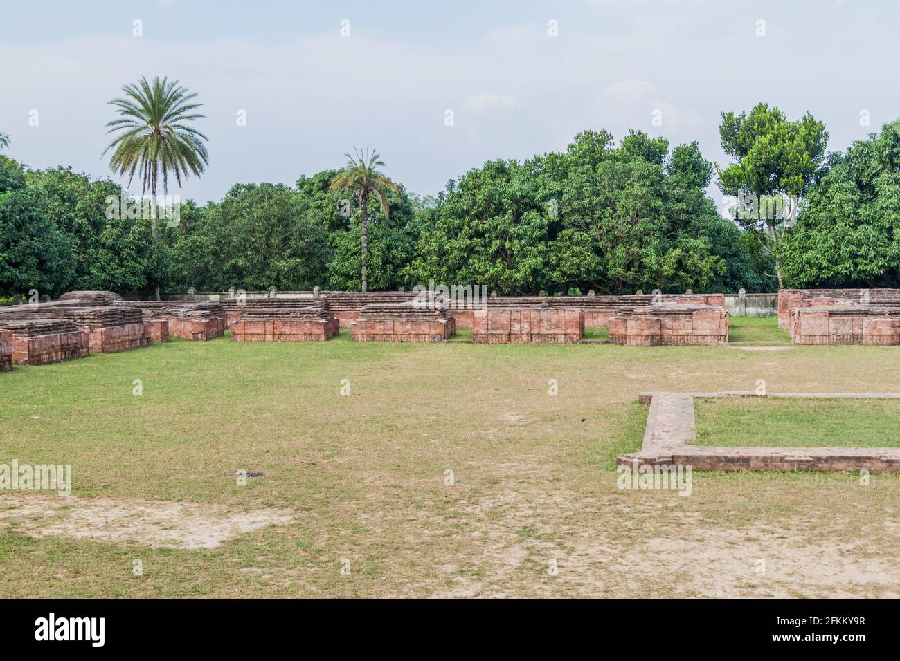 Ruins of ancient Darasbari Darashbari madrasa in Sona Masjid area ...