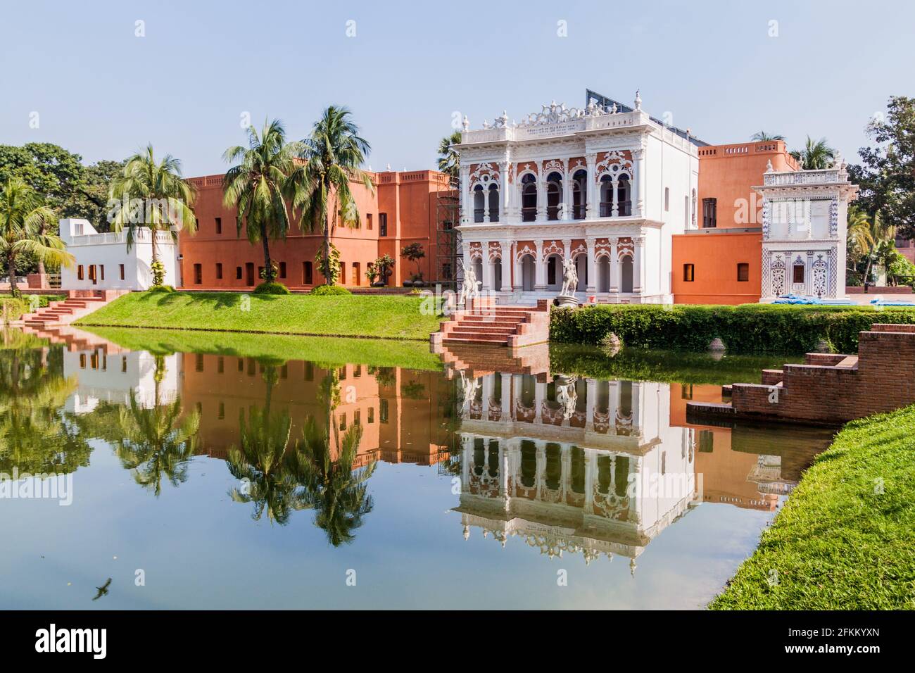 Sadarbari Sardar Bari Rajbari palace, Folk Arts Museum in Sonargaon ...