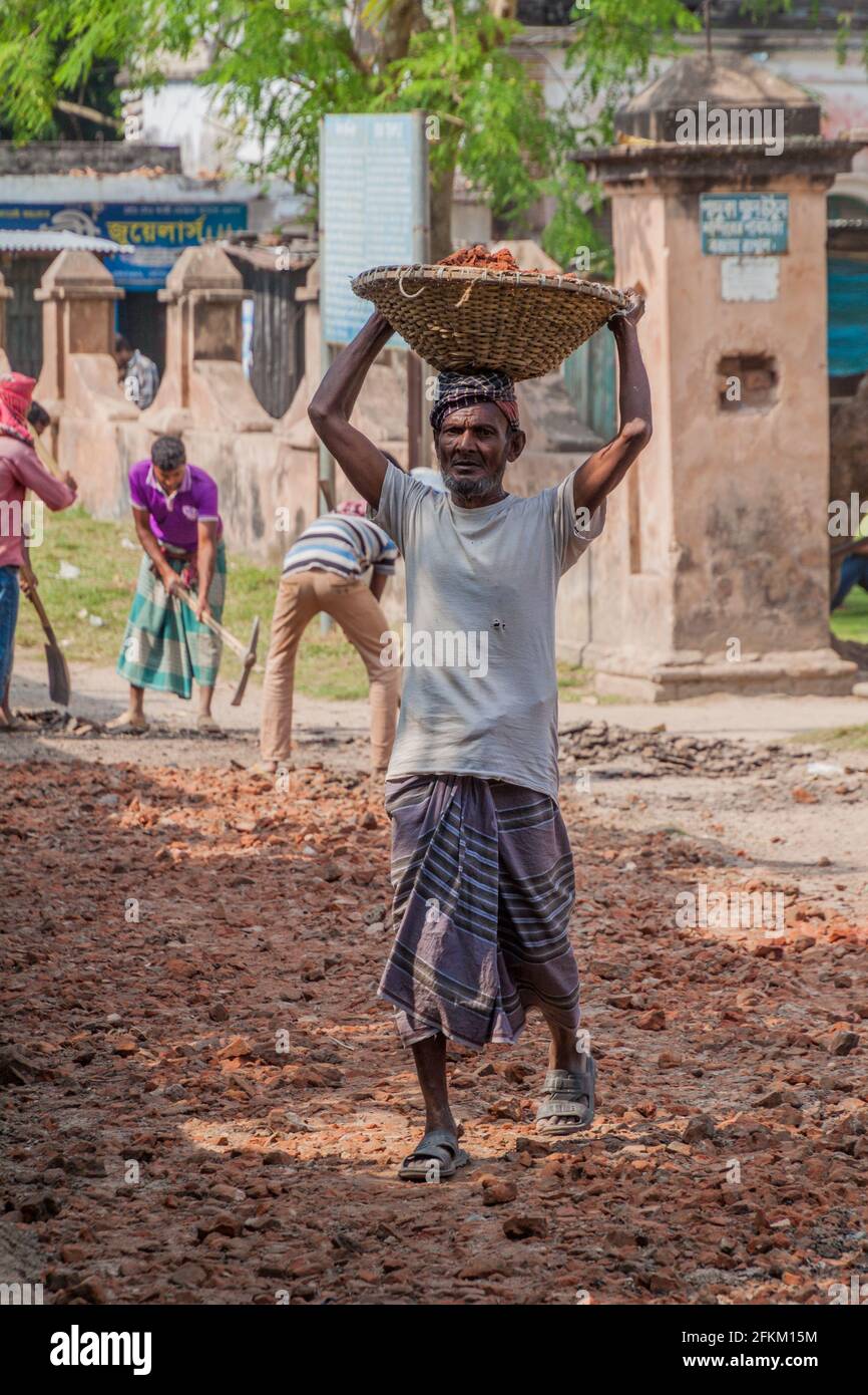 Bangladesh labour hi-res stock photography and images - Alamy