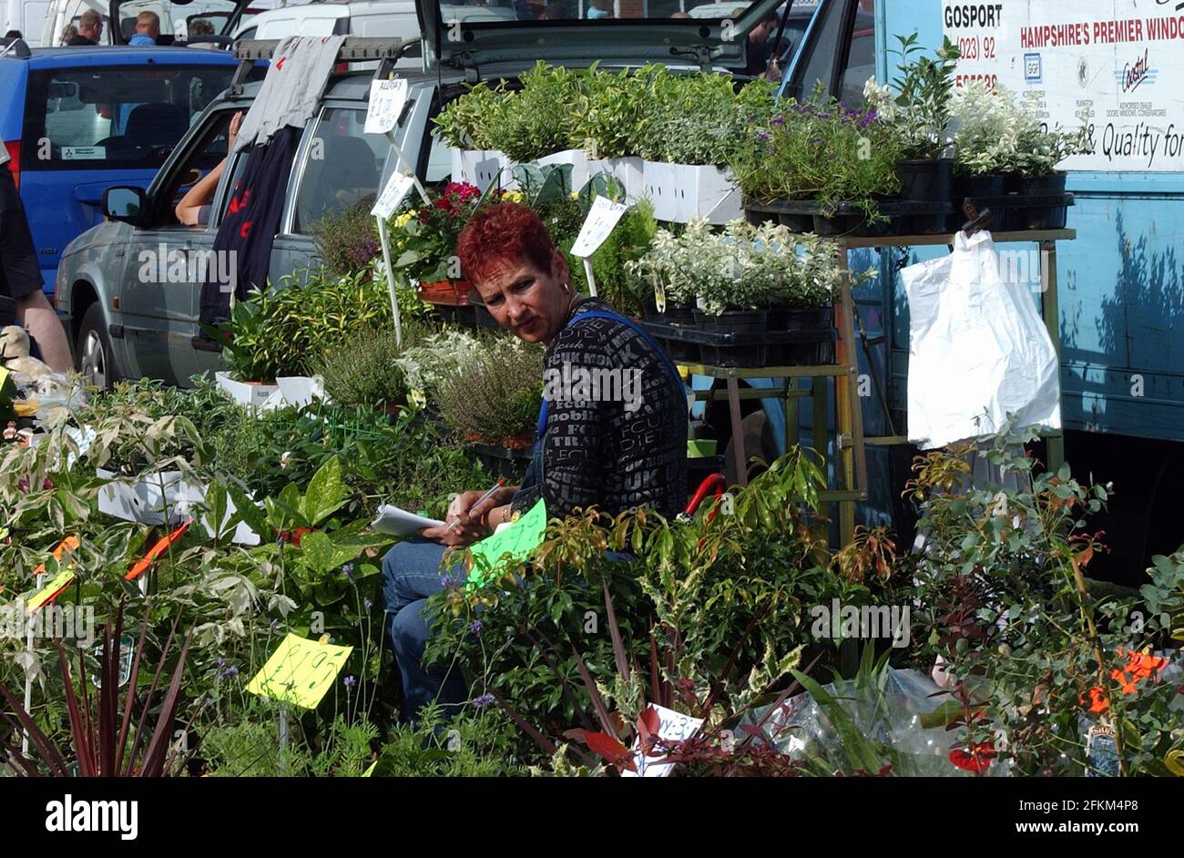 CAR BOOT SALE , SOUTHSEA COMMON, PORTSMOUTH 2003 PIC MIKE WALKER 2003 ...