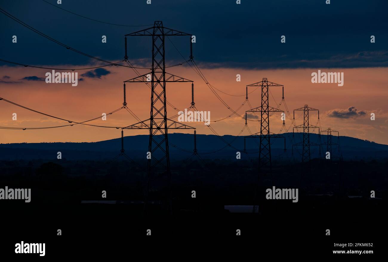 Pylons uk weather hi-res stock photography and images - Alamy