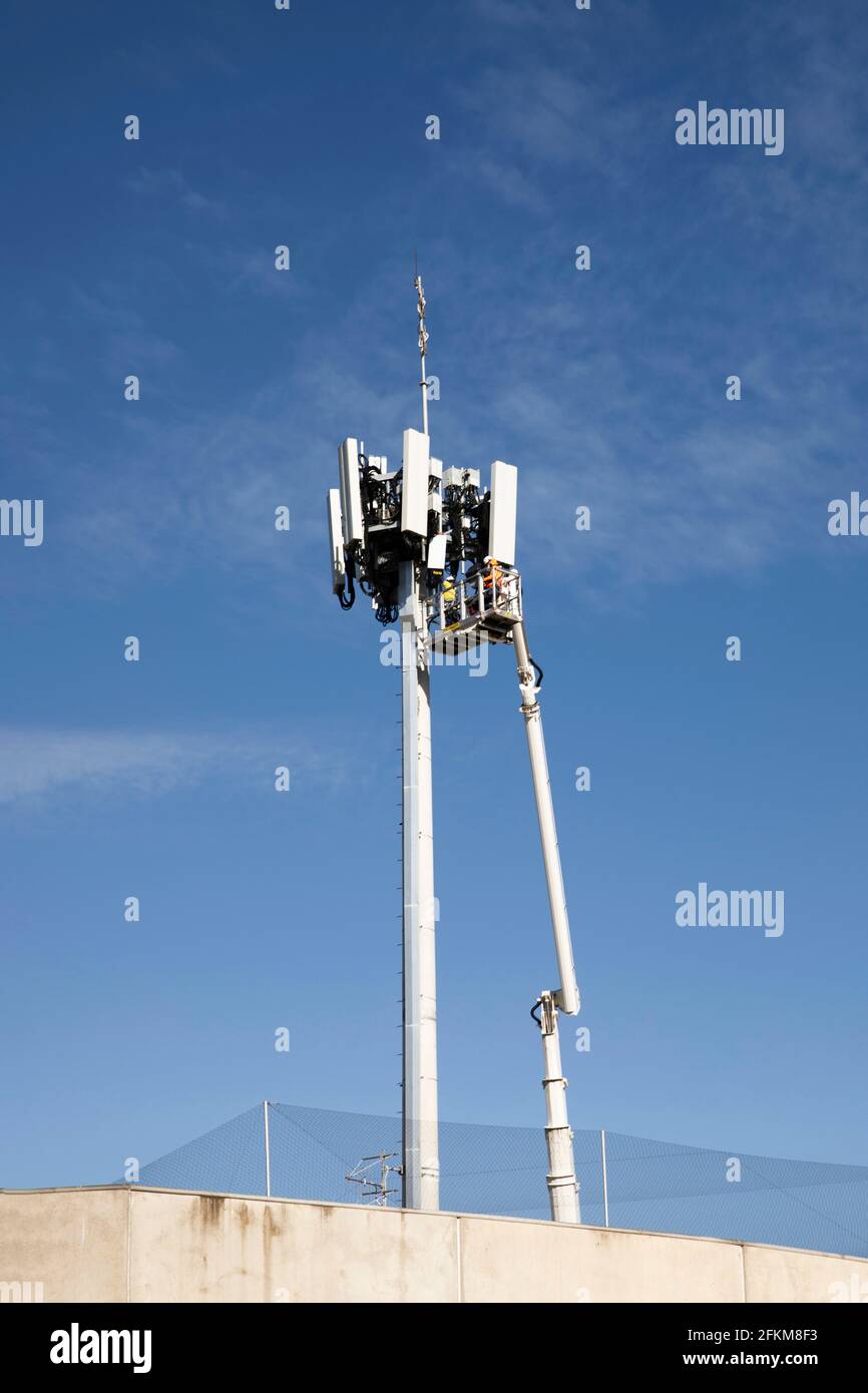5g mast engineer hi-res stock photography and images - Alamy
