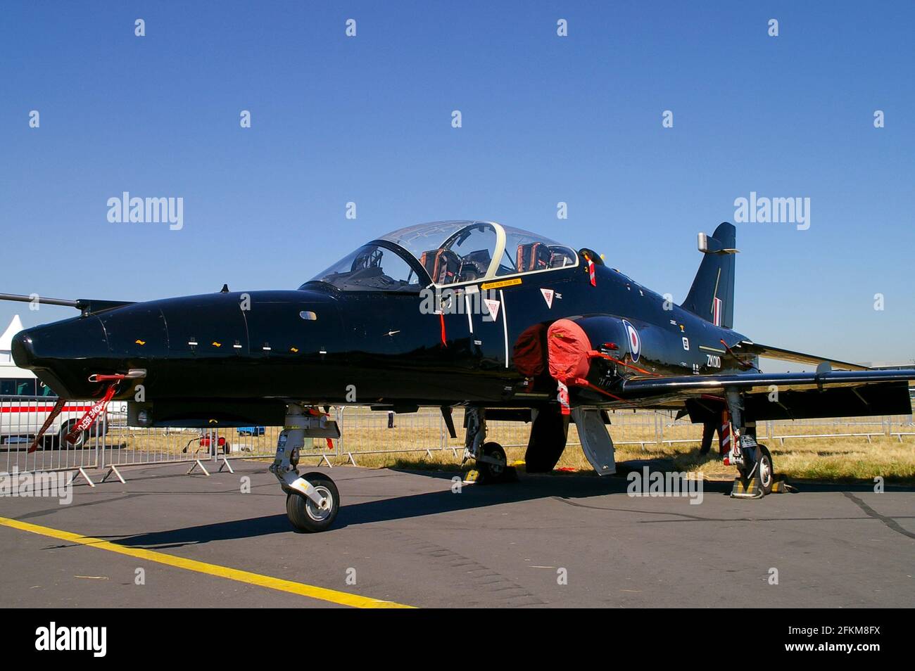 BAE Hawk T2 on display at Farnborough International Airshow 2006 ...