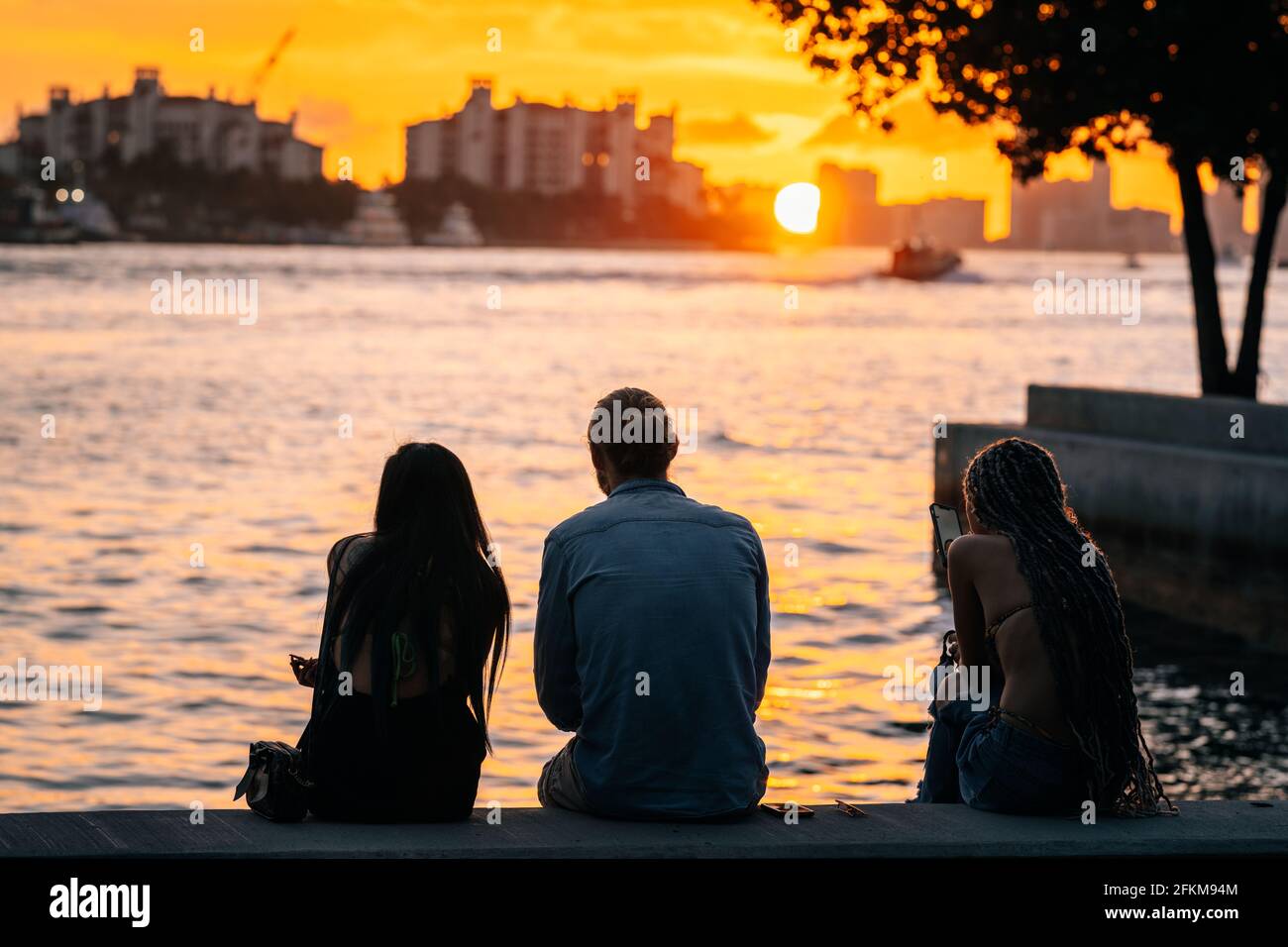 people sunset sky color orange man woman beautiful sun horizon Stock ...
