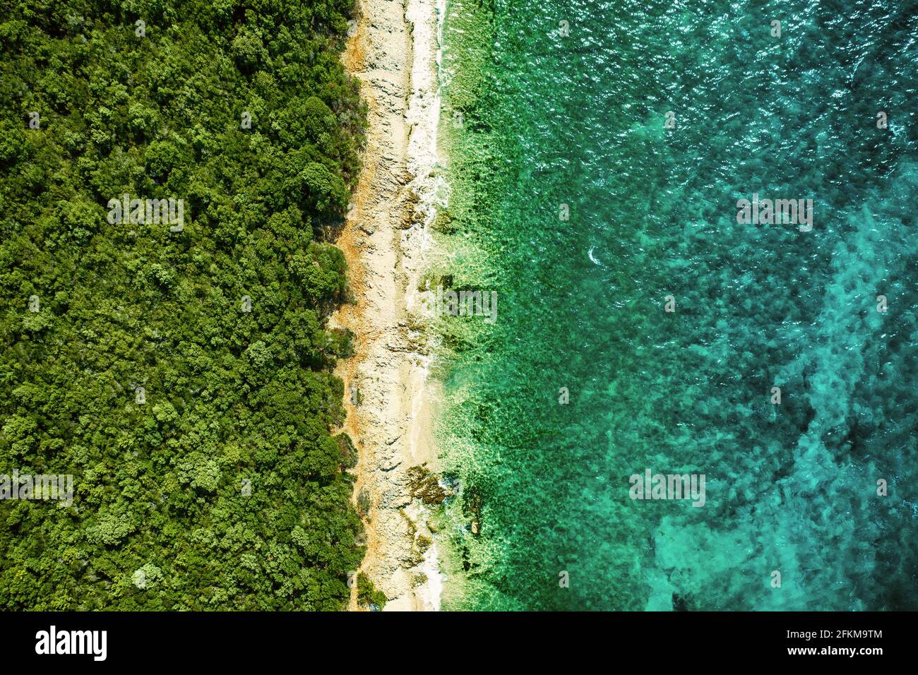 Minimal beach hi-res stock photography and images - Alamy