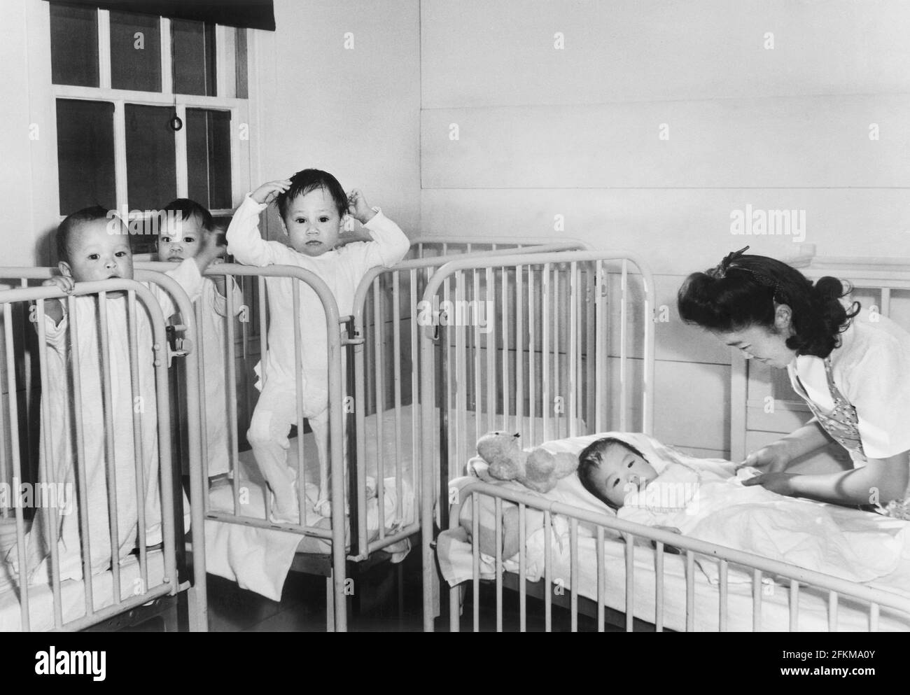 Orphans cribs 1940s hi-res stock photography and images - Alamy