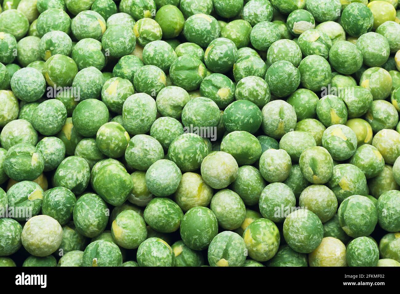 Green peel peas Stock Photo - Alamy