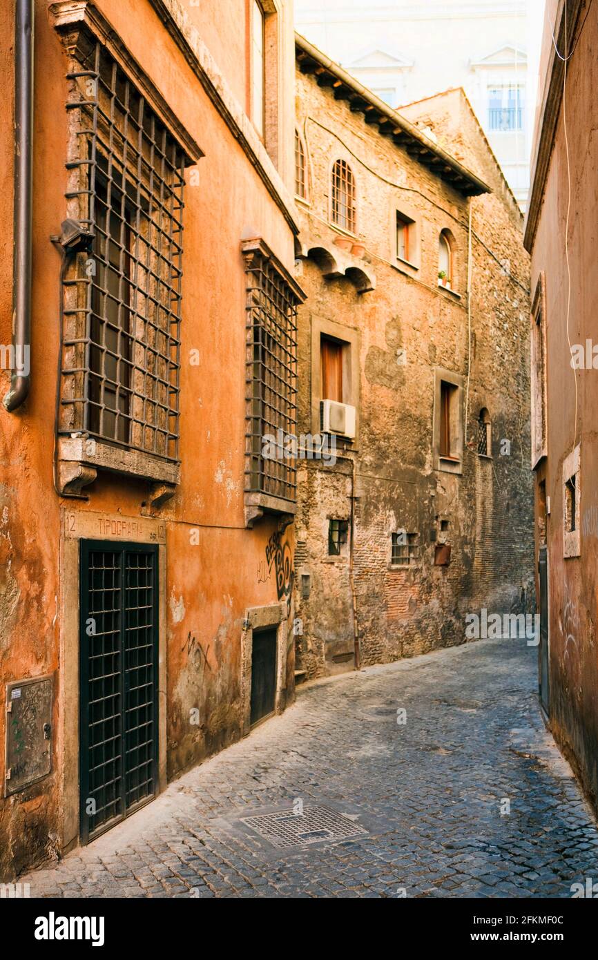 Rome alley hi-res stock photography and images - Alamy