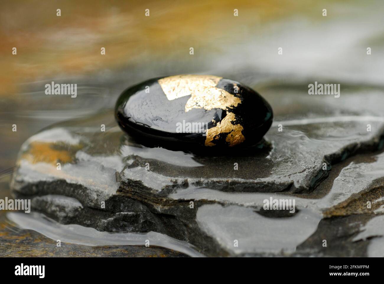 Stone with gold hi-res stock photography and images - Alamy