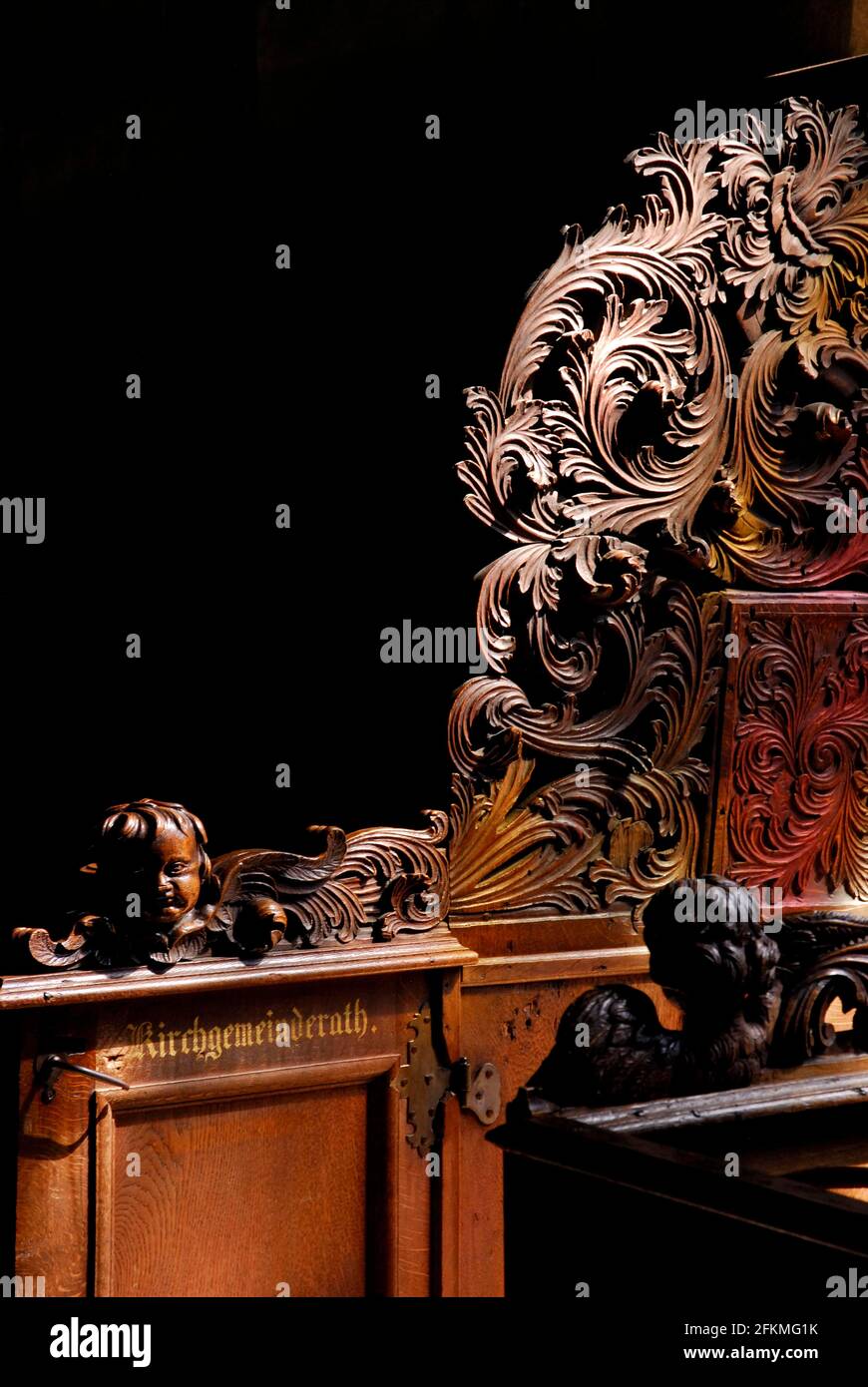Carved wood pew hi-res stock photography and images - Alamy