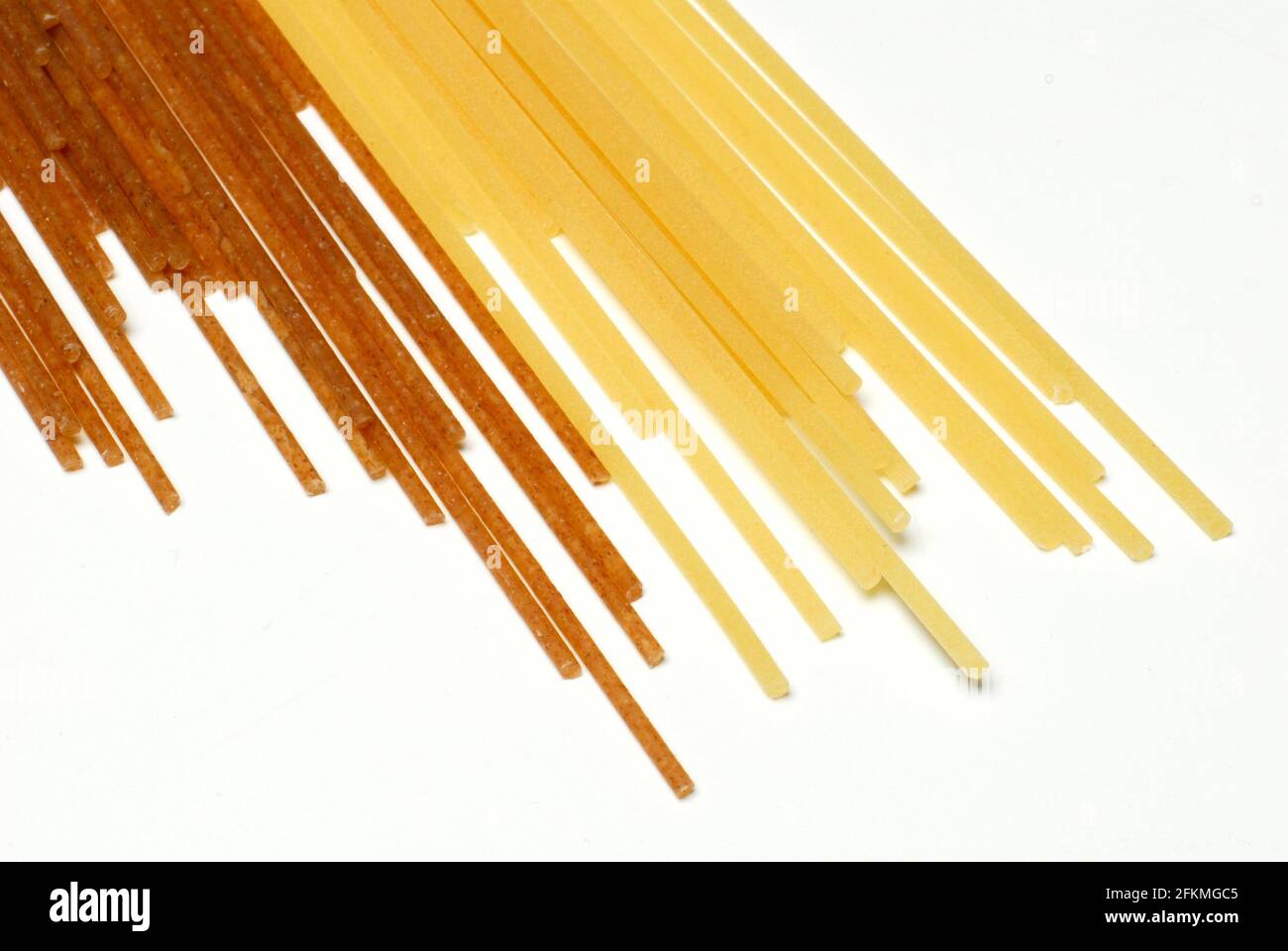 Spelt spaghetti and spaghetti made from durum wheat semolina Stock ...
