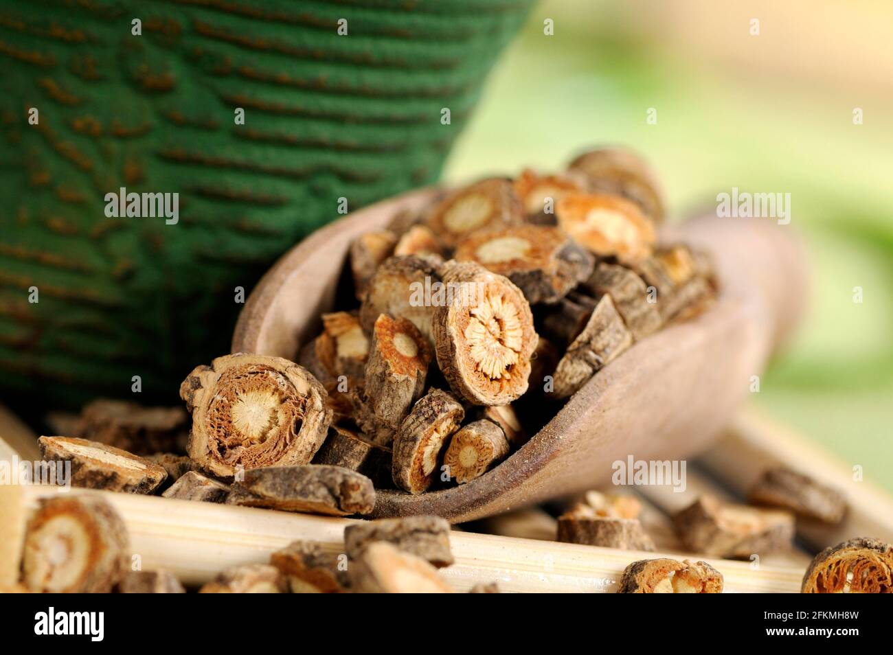 Saposhnikoviae radix hi-res stock photography and images - Alamy