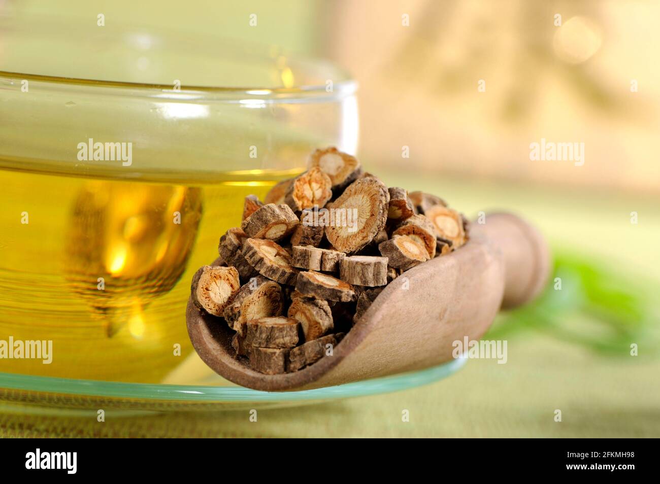 Saposhnikoviae radix hi-res stock photography and images - Alamy