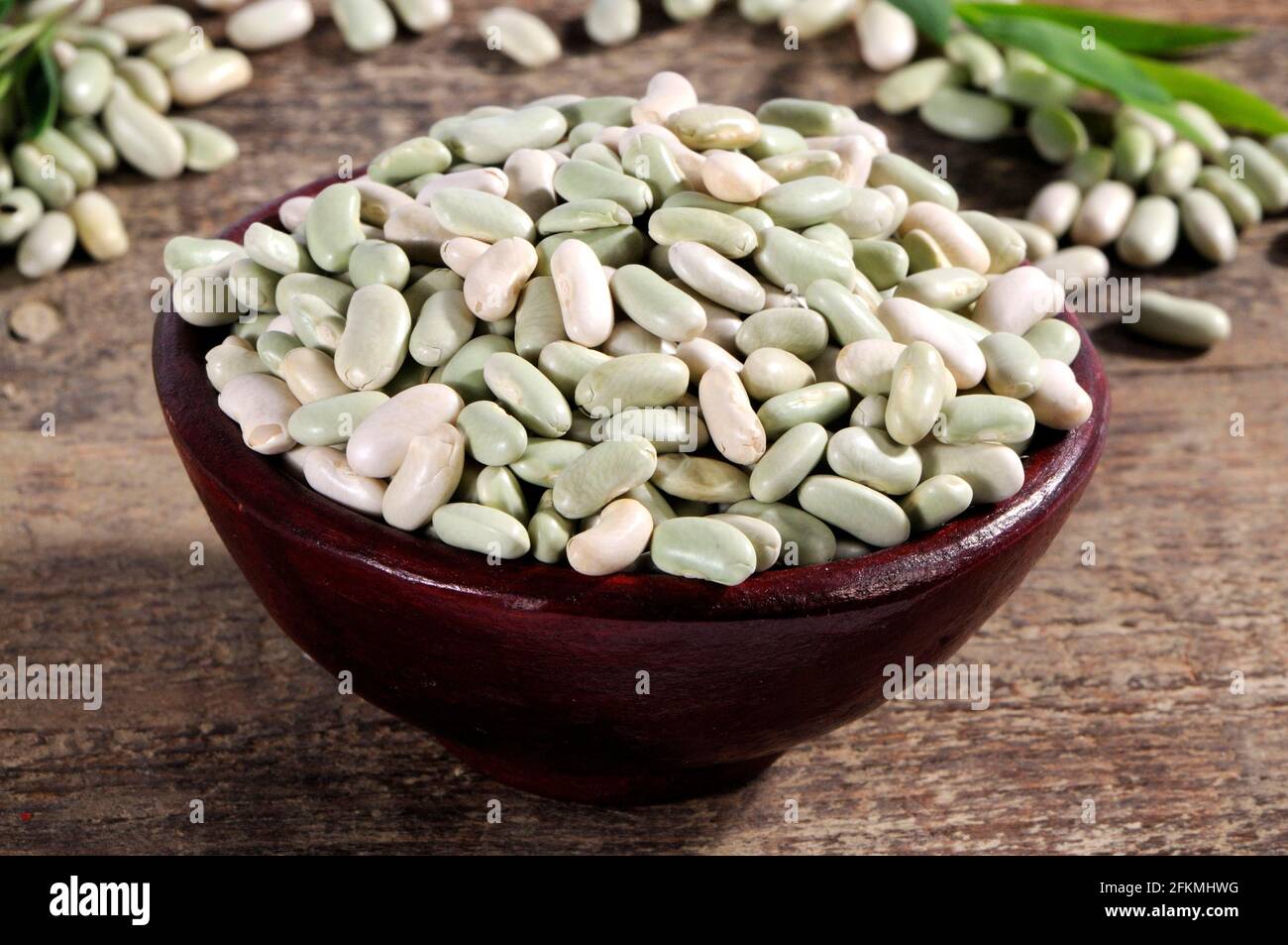 Flageolet beans, shell Stock Photo - Alamy