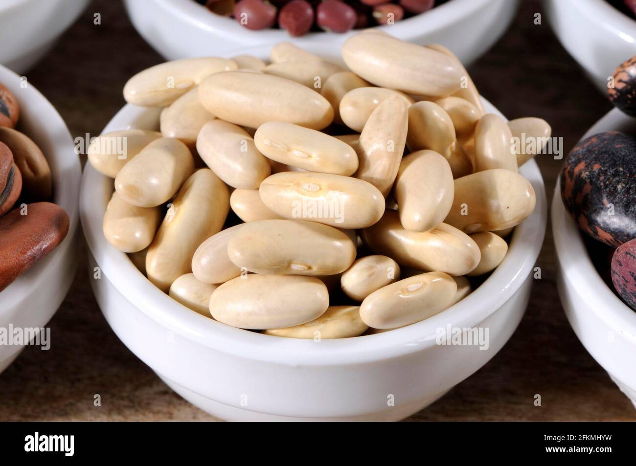 Cannellini bean, cannellini beans, white beans, shell Stock Photo - Alamy
