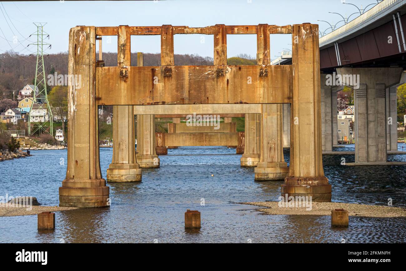 Old concrete bridges hi-res stock photography and images - Alamy