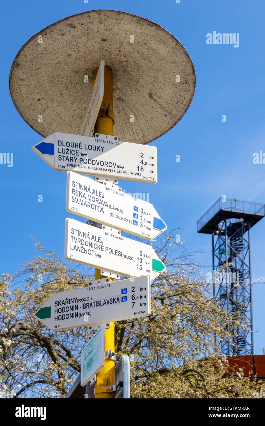 Slovanske hradiste (narodni kulturni pamatka), Mikulcice u Hodonina ...