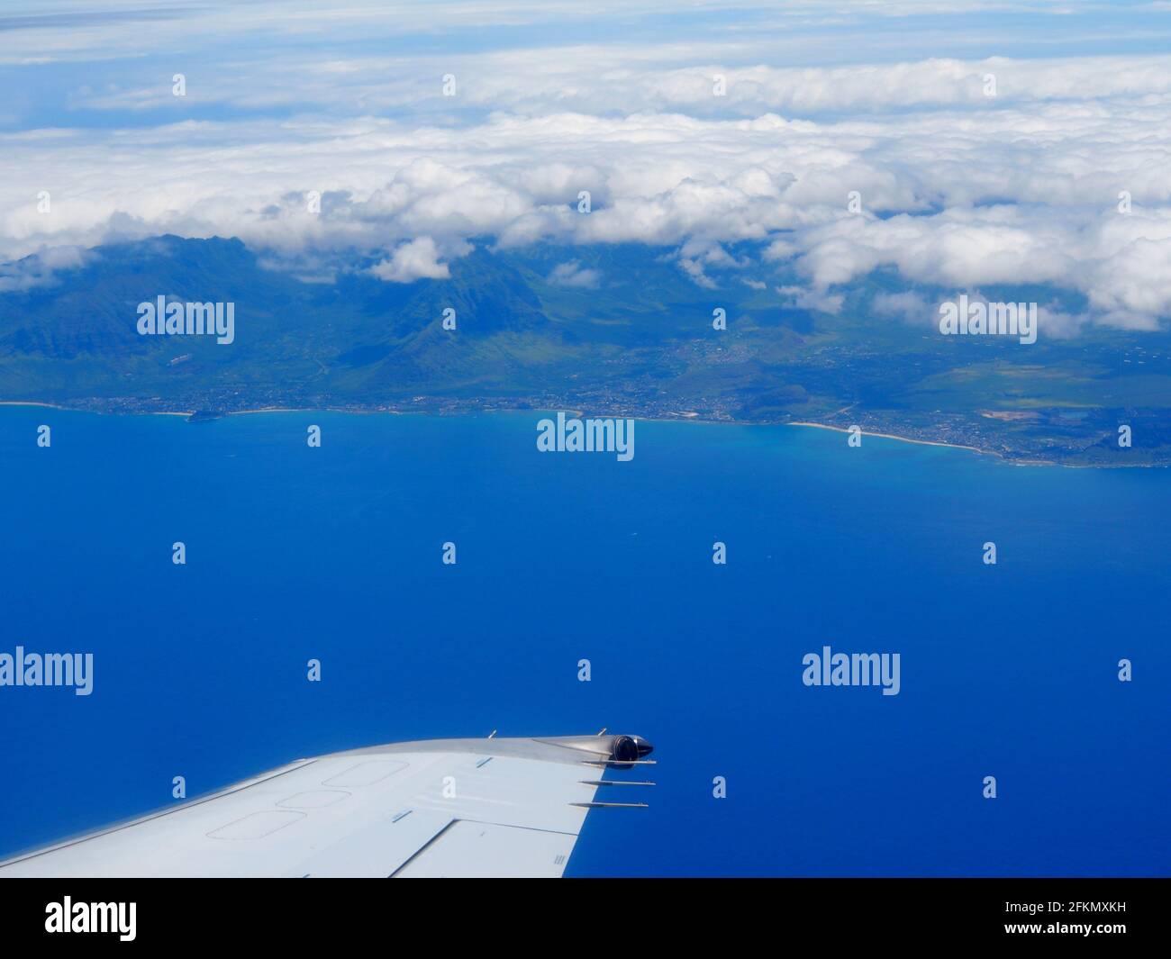 Airplane wing hawaii hi-res stock photography and images - Alamy