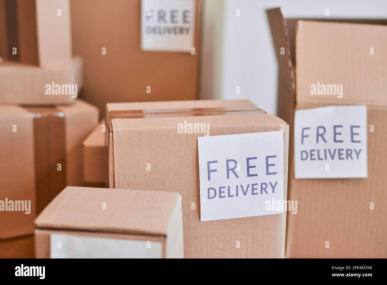 Shipping boxes different sizes hi-res stock photography and images - Alamy