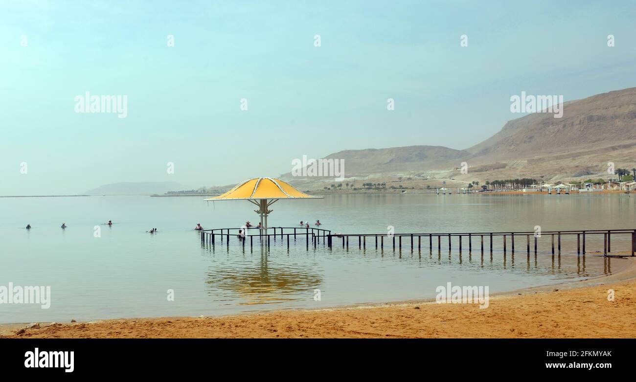 The beautiful beach at Ein Bokek, Dead Sea, Israel Stock Photo - Alamy