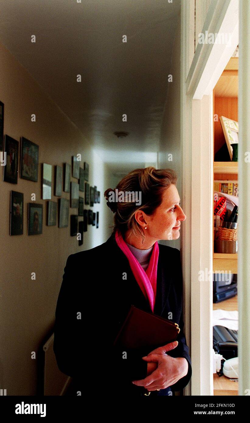 SARAH VAN DER NOOT WHO IS A BUYING AGENT OCTOBER 2000 FOR PROPERTY ...