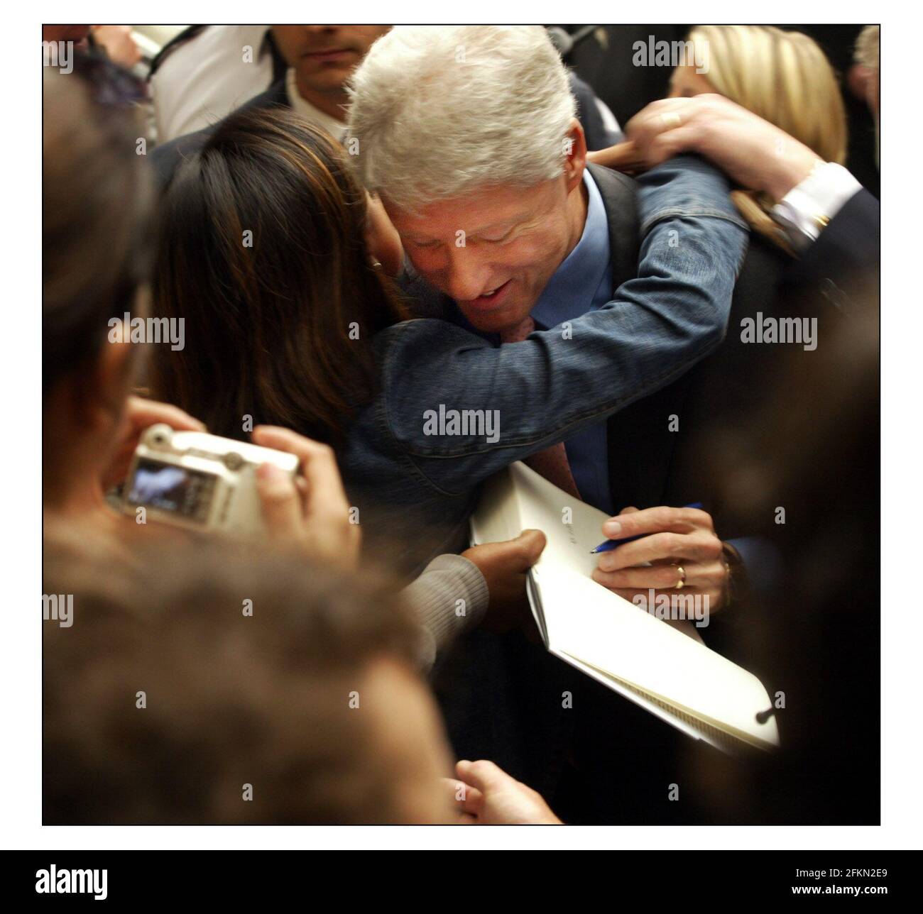 Bill Clinton Book signing at Waterstones in Londonpic David Sandison 12 ...