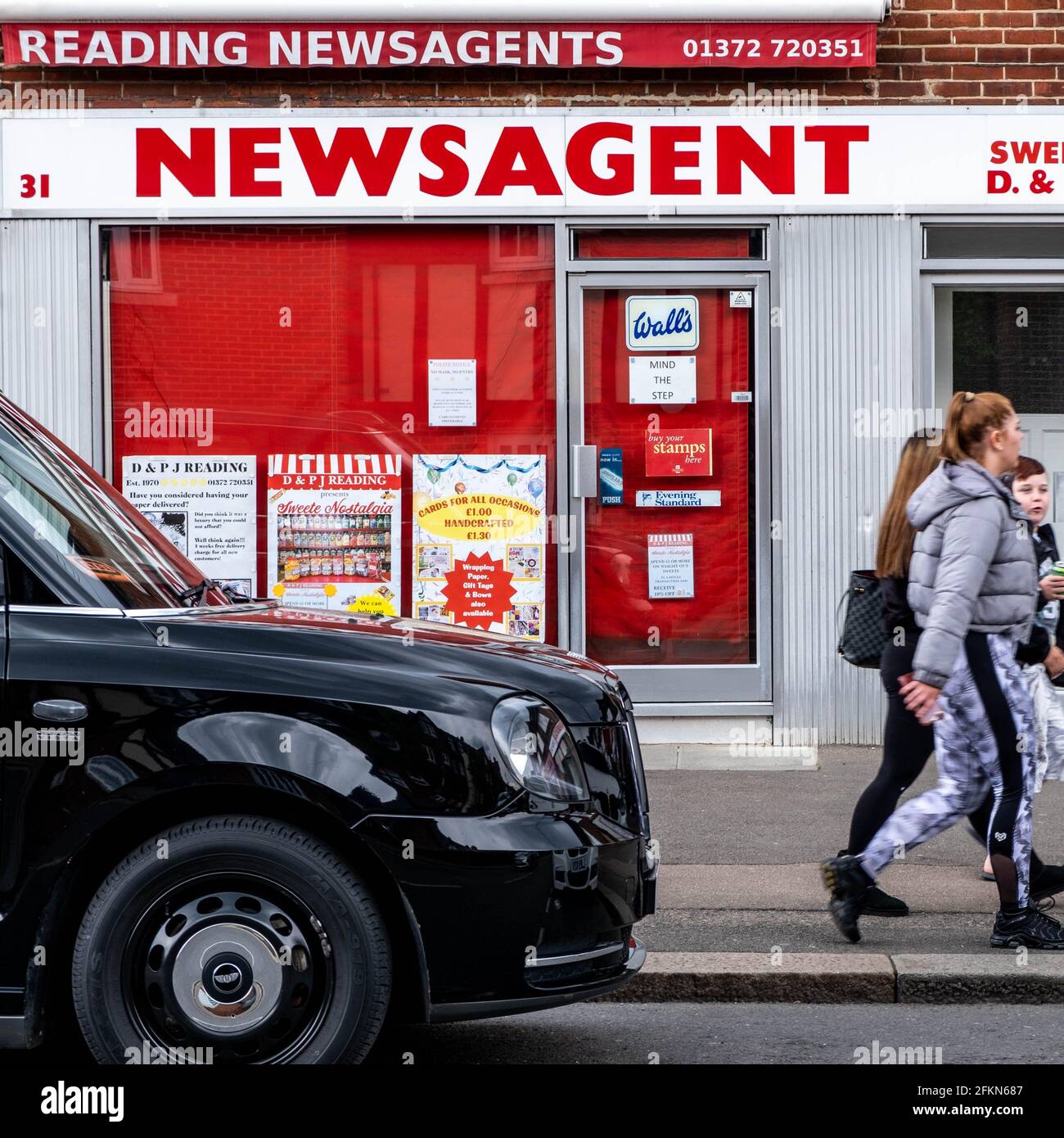 Newsagent surrey hi-res stock photography and images - Alamy