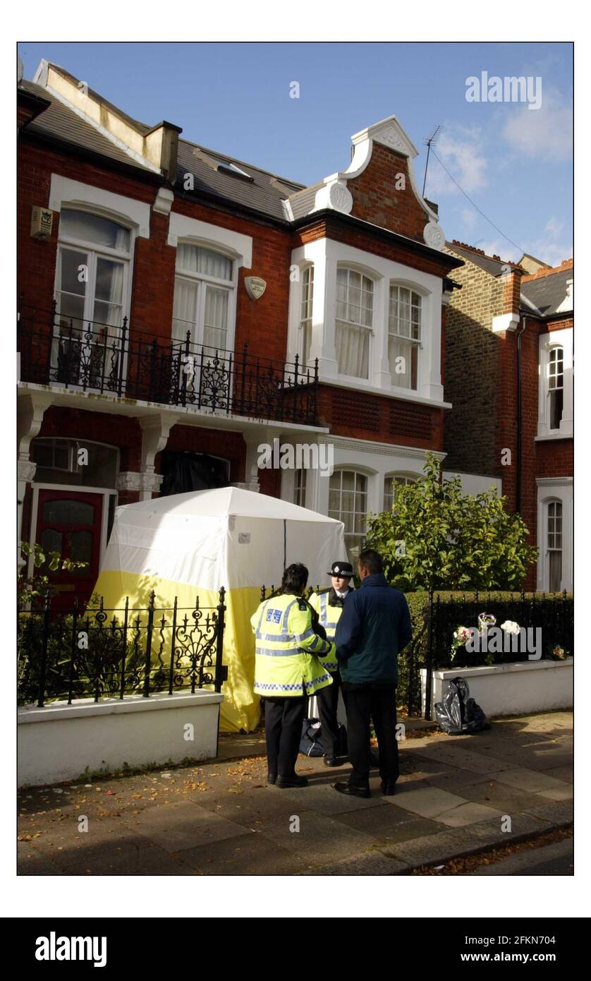 Police inspect the home and surounding streets in Airedale Avenue in ...