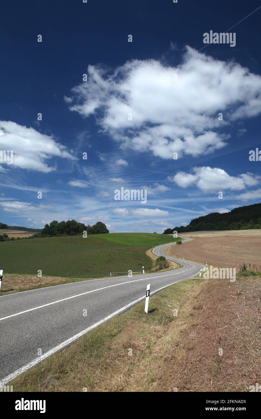 Wide road ahead hi-res stock photography and images - Alamy