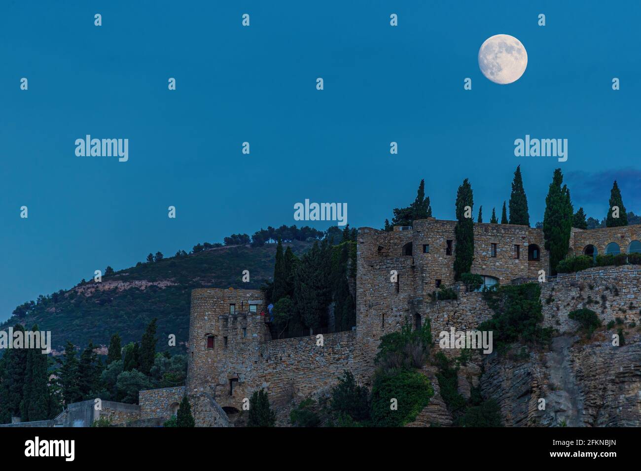 Full moon over the Castle dominating Cassis, Provence - France Stock ...