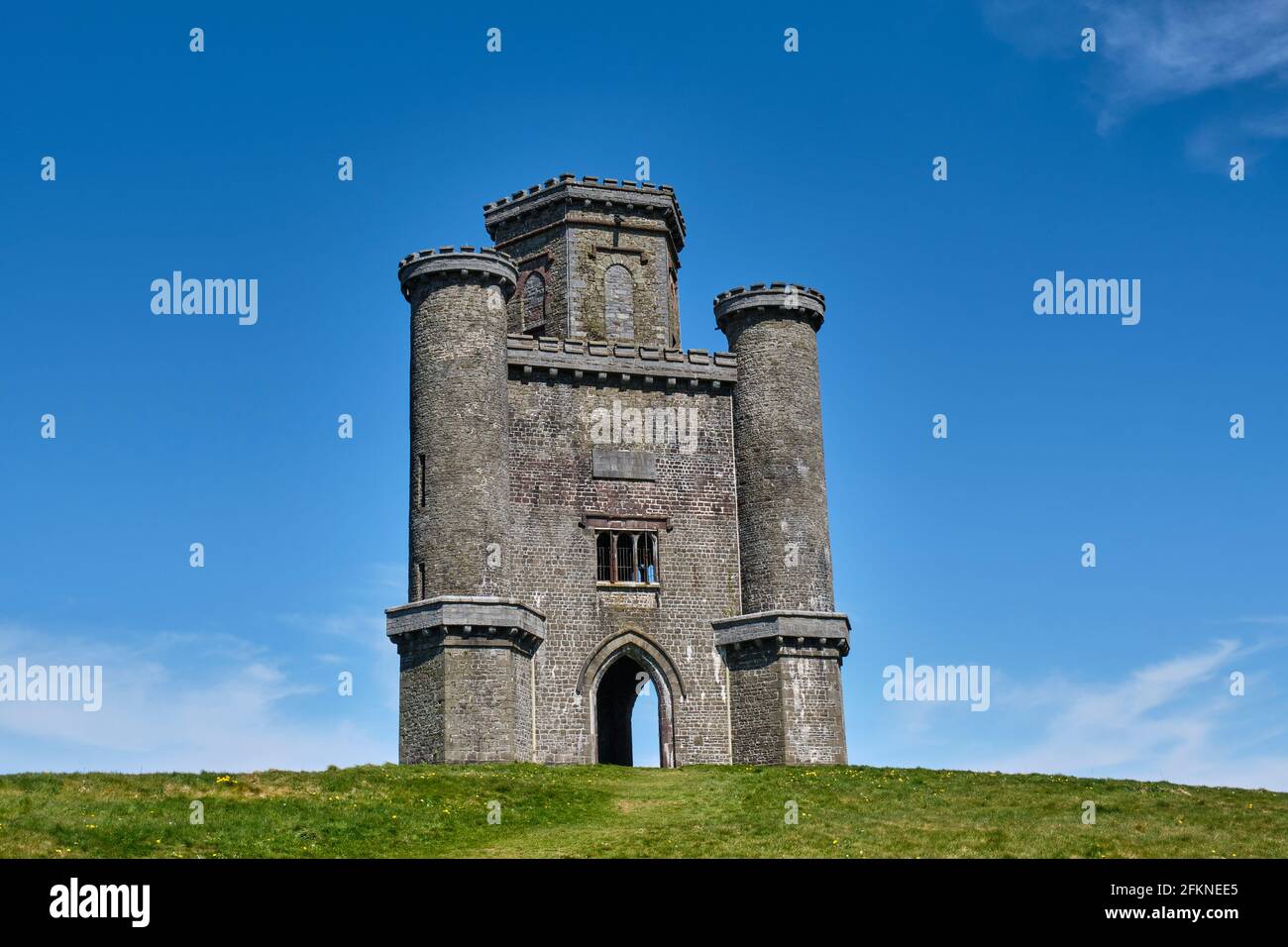 Triangular arch stone hi-res stock photography and images - Alamy
