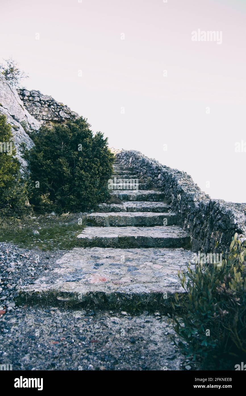 Ancient stone staircase pathway hi-res stock photography and images - Alamy