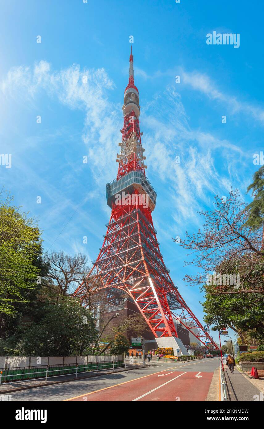 tokyo, japan - april 06 2021: Slope of Tokyo Tower street at foot of ...