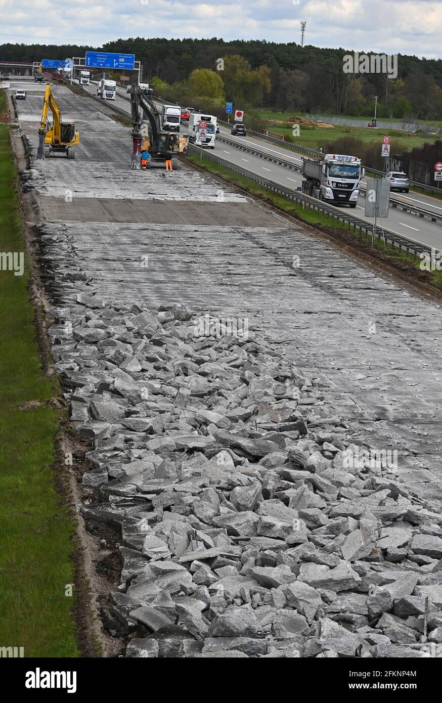 03 May 2021, Brandenburg, Freienbrink: The concrete carriageway on one ...