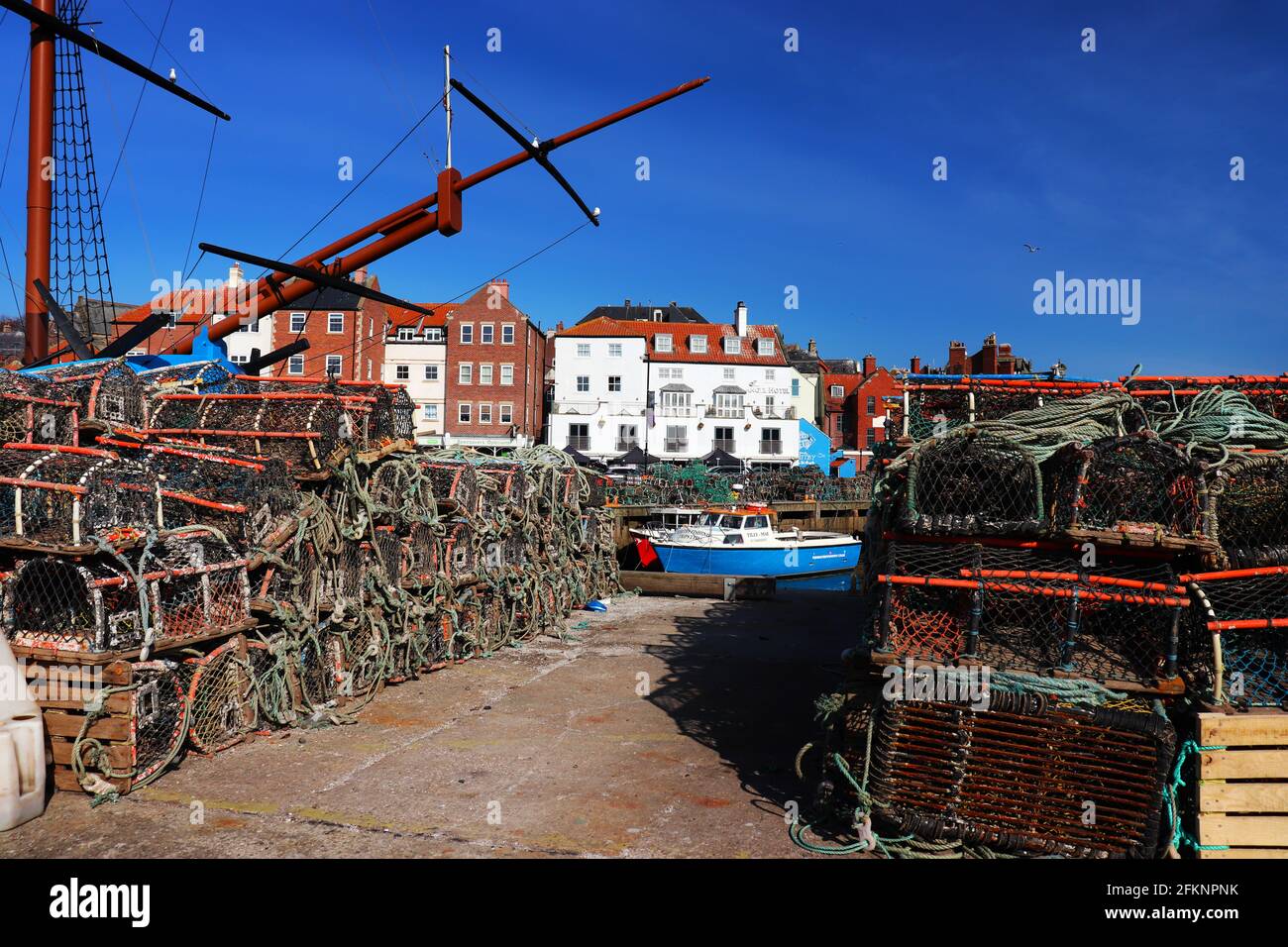 Tall ship hull marina hi-res stock photography and images - Alamy