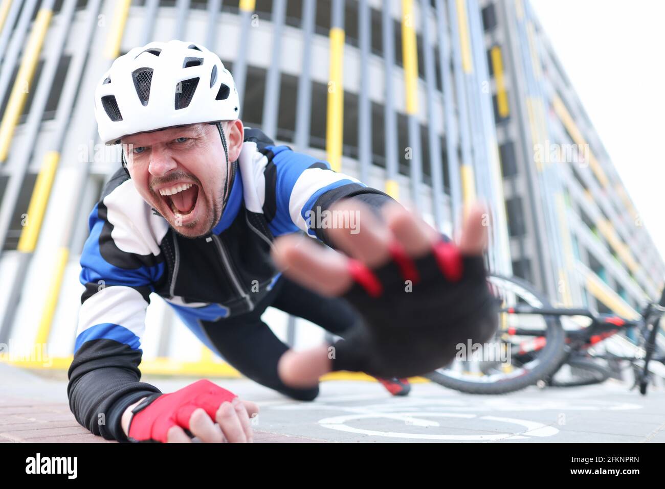 Falling off bike hi-res stock photography and images - Alamy