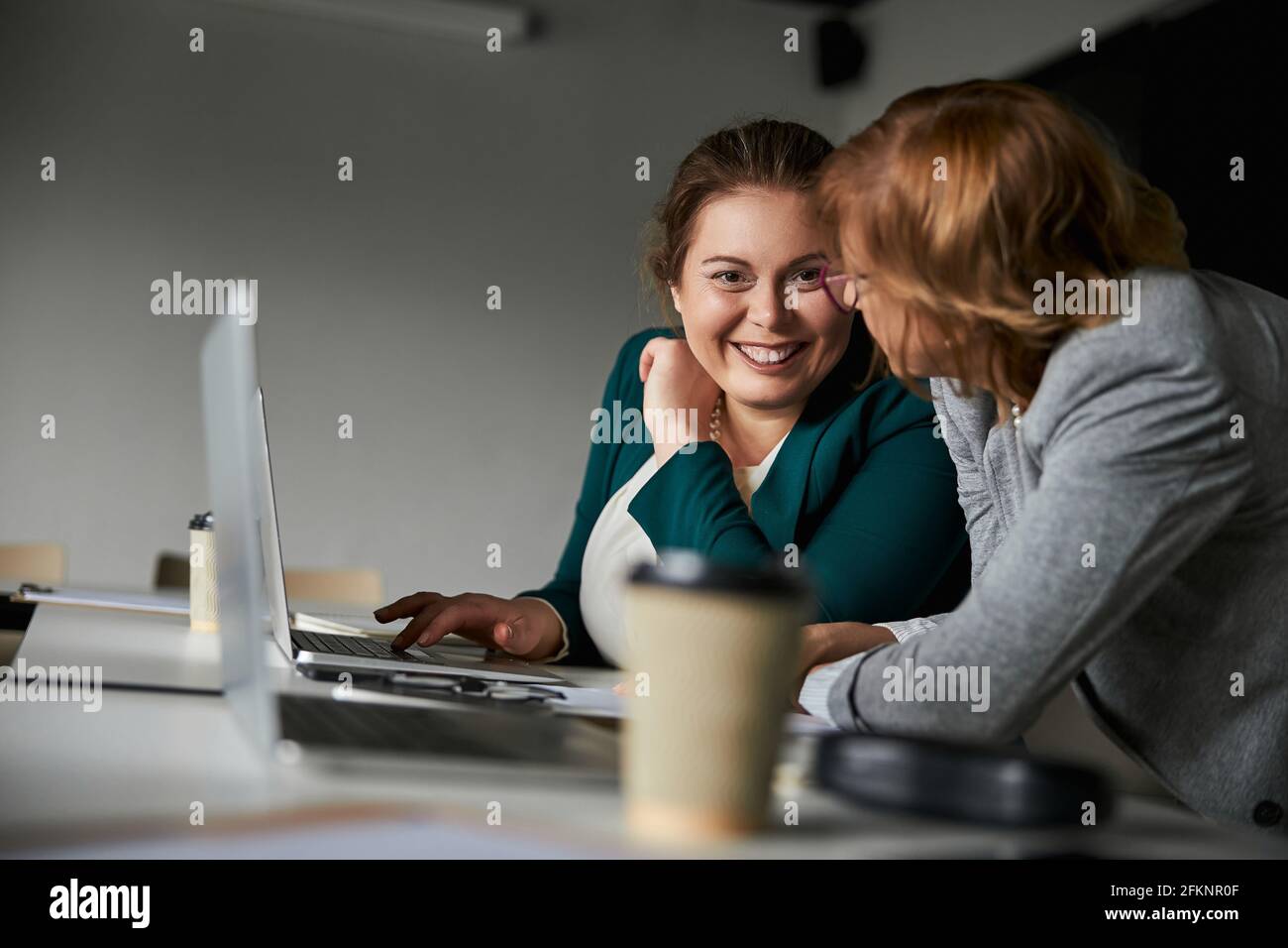 Telling worker hi-res stock photography and images - Alamy