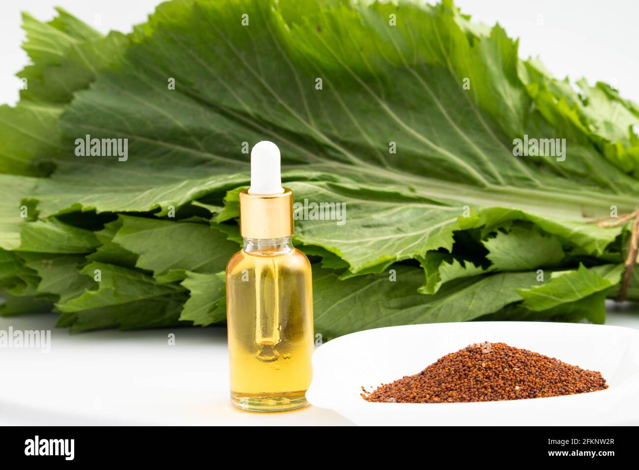 Mustard seed oil hi-res stock photography and images - Alamy