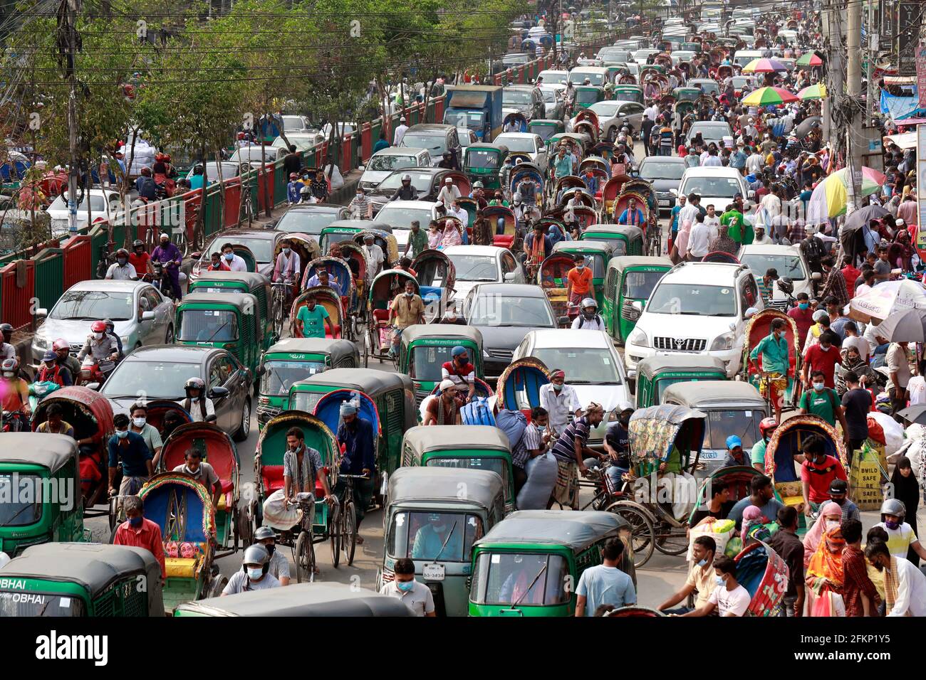 Cng auto rickshaw bangladesh hi-res stock photography and images - Alamy