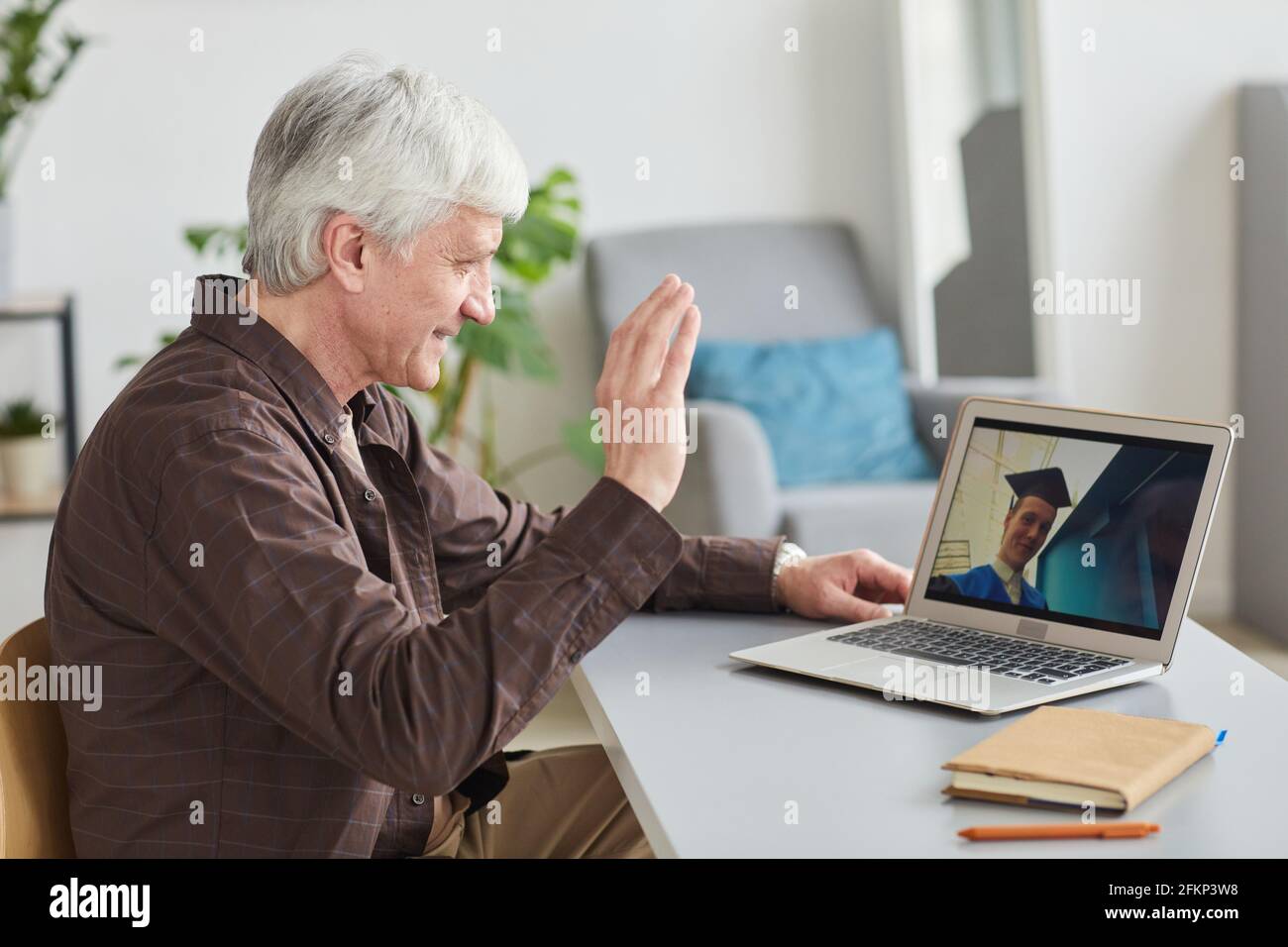 Business school graduation ceremony hi-res stock photography and images ...