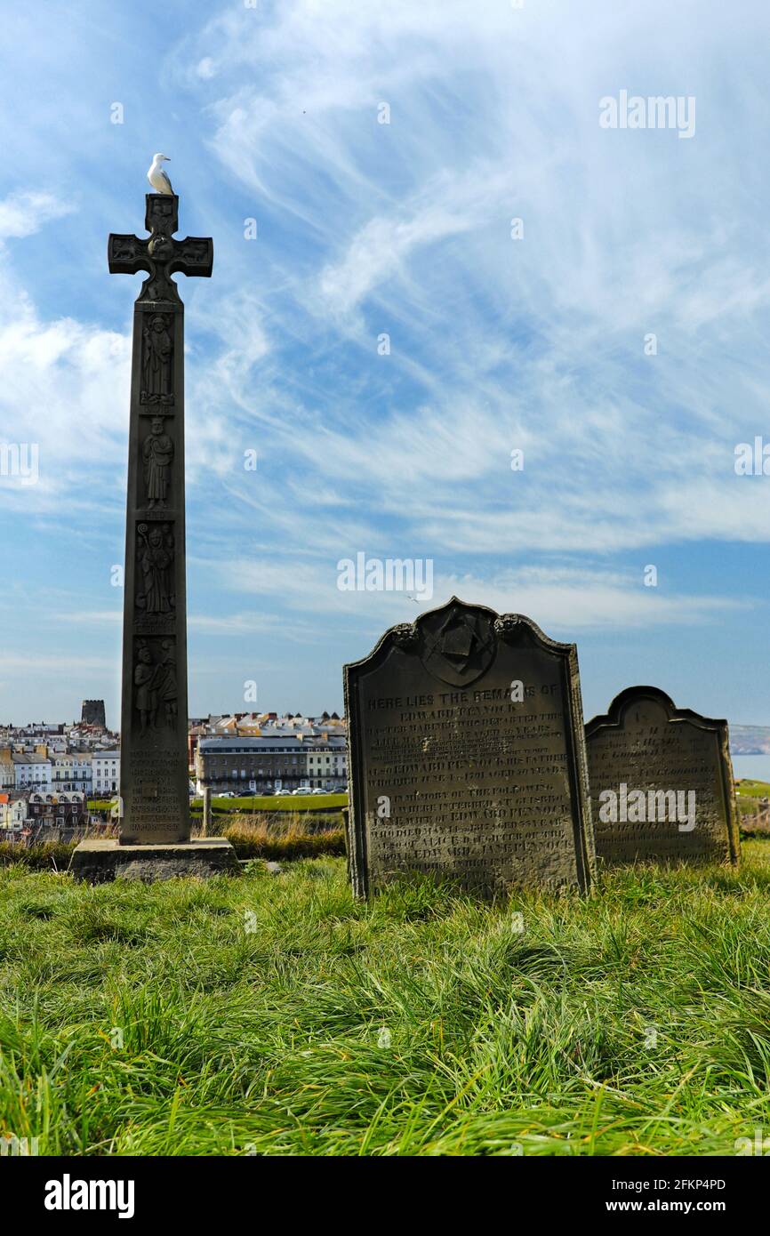 Whitby castle grave hi-res stock photography and images - Alamy