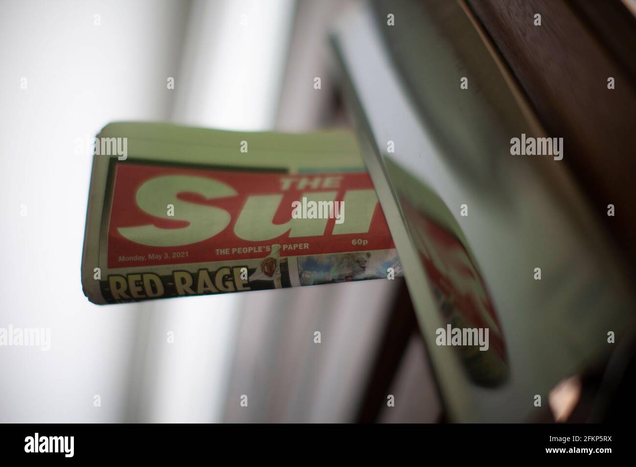 British national newspapers hi-res stock photography and images - Alamy