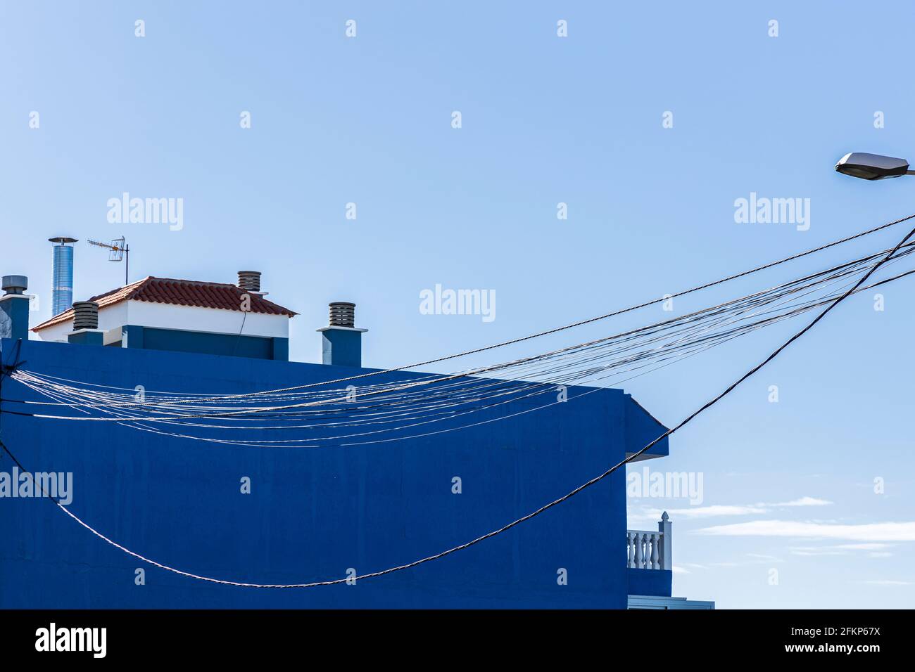 Dangling wires hi-res stock photography and images - Alamy