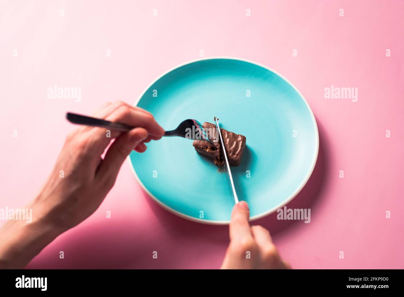 Plate knife fork hands hi-res stock photography and images - Alamy