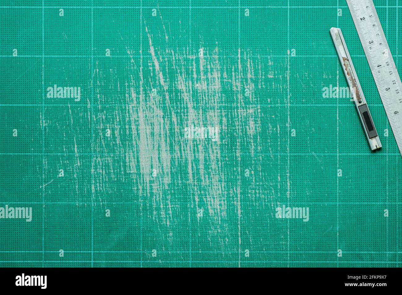Cutting mat ruler hi-res stock photography and images - Alamy