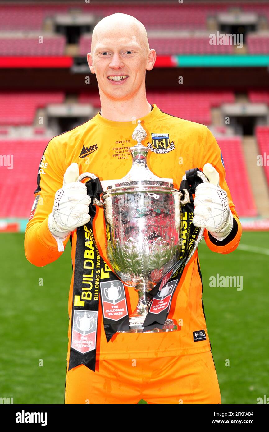 The football association challenge vase hi-res stock photography and ...